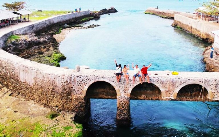 √ Pantai Santolo: Keindahan, Mitos & Tiket Masuk